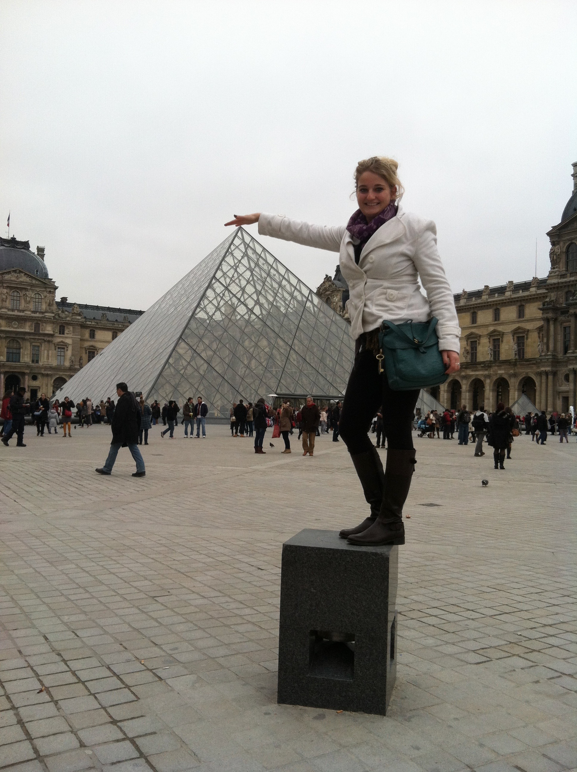 Travel Guide to Paris – Val the Backpacker